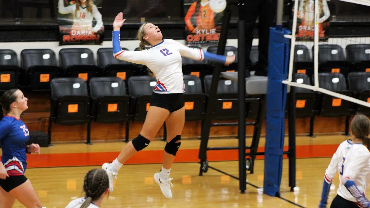 CHBC Beats Neoga in Two Sets for First NTC Win | Vandalia Radio