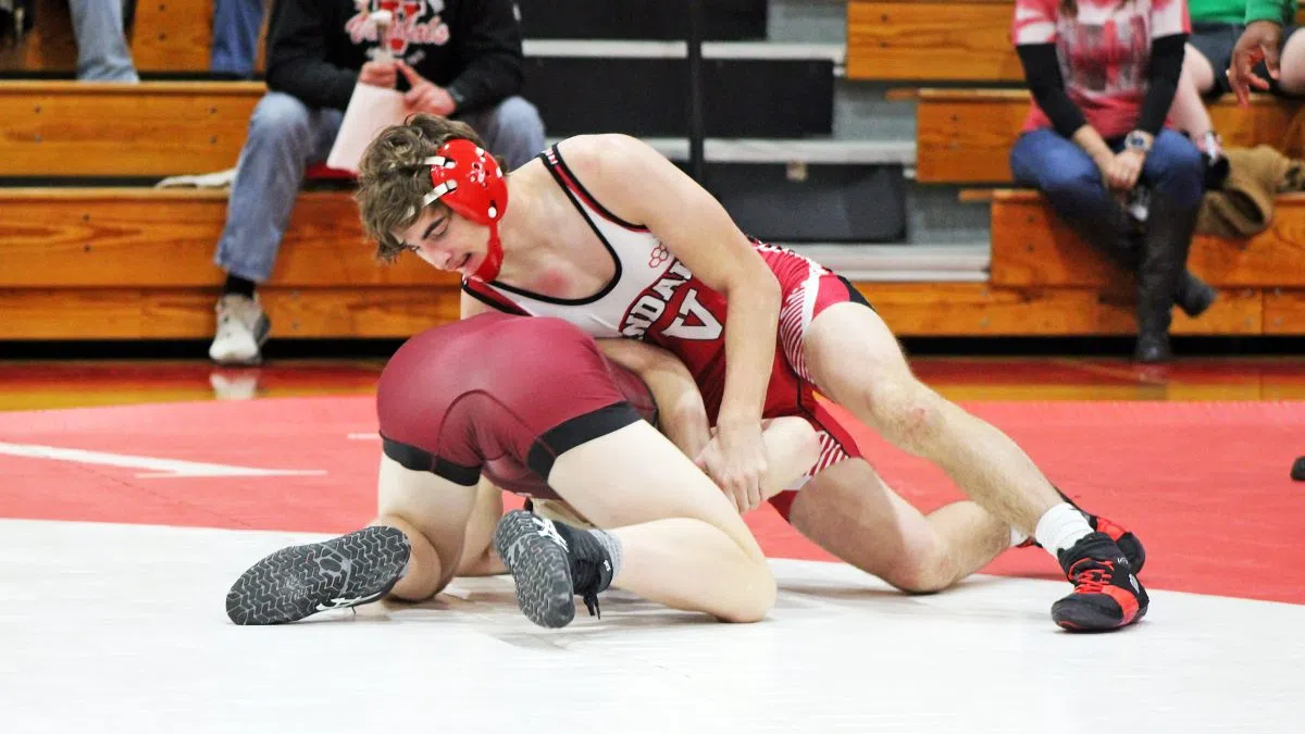 Vandals Wrestlers open their season with dual team win over Belleville ...