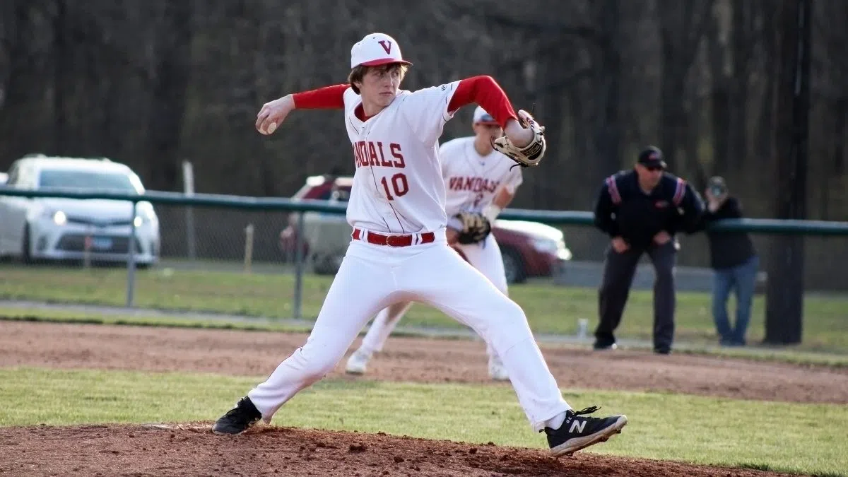 Vandals Baseball rolls to win over Wesclin | Vandalia Radio