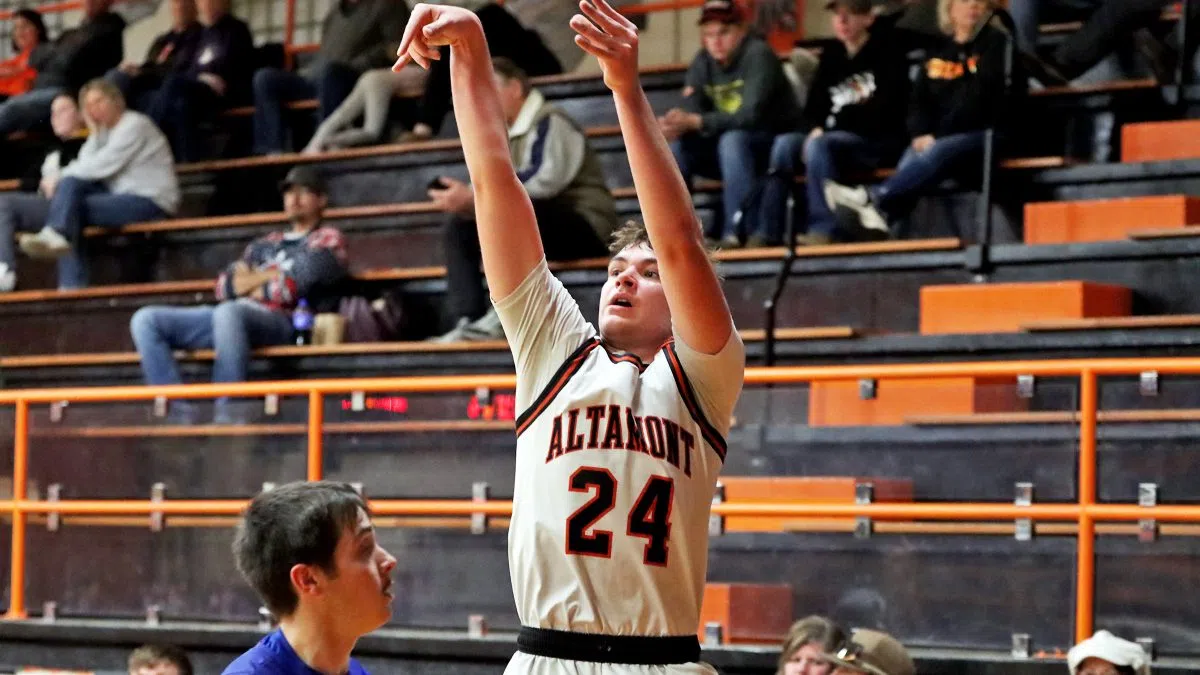 Indians Ride Early Lead and Bell’s Big Game to Big Win Over Cisne - BVM ...