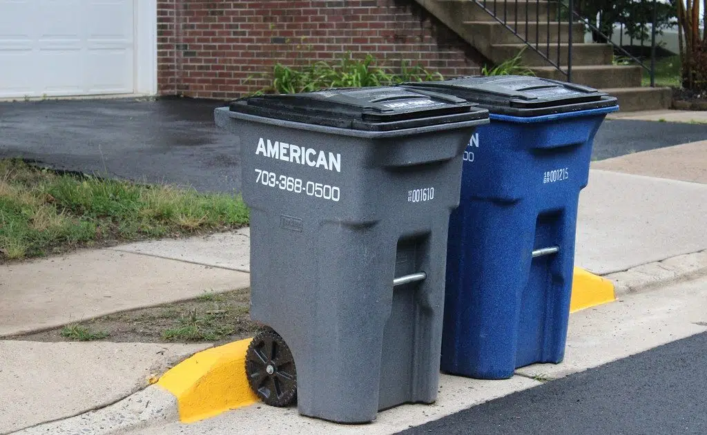 Dubuque to roll out 8,000 new trash carts next month | 97 Seven Country ...