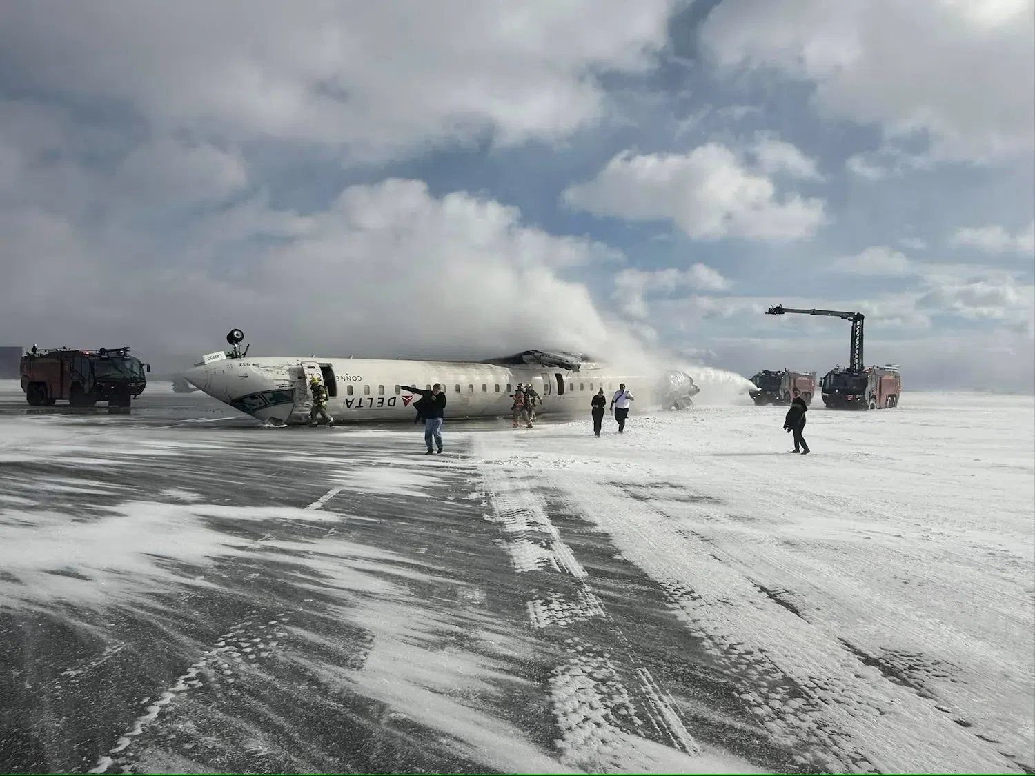 Officials Investigating MPLS Delta Flight Crash in Toronto | Fergus Now