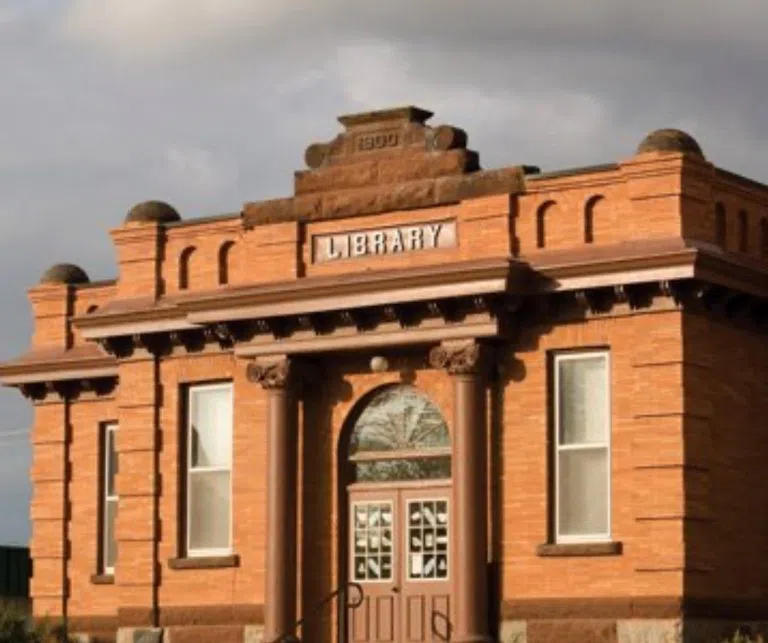 State’s oldest public library opens on a week-to-week schedule | KNOX ...