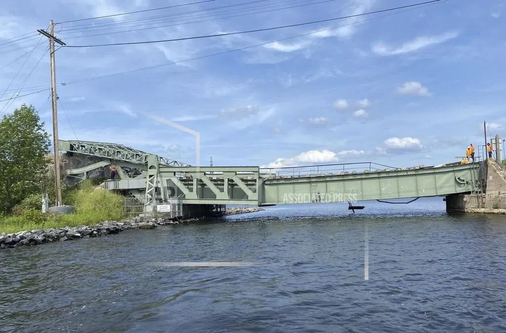 Rail Bridge Collapses Near the Minnesota-Canada border | 97 KYCK