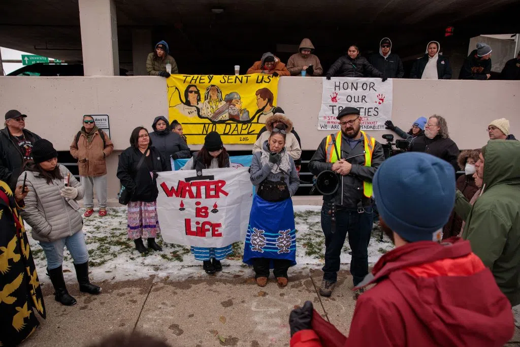 US Army Corps Says Oil Should Keep Flowing Through Dakota Access ...