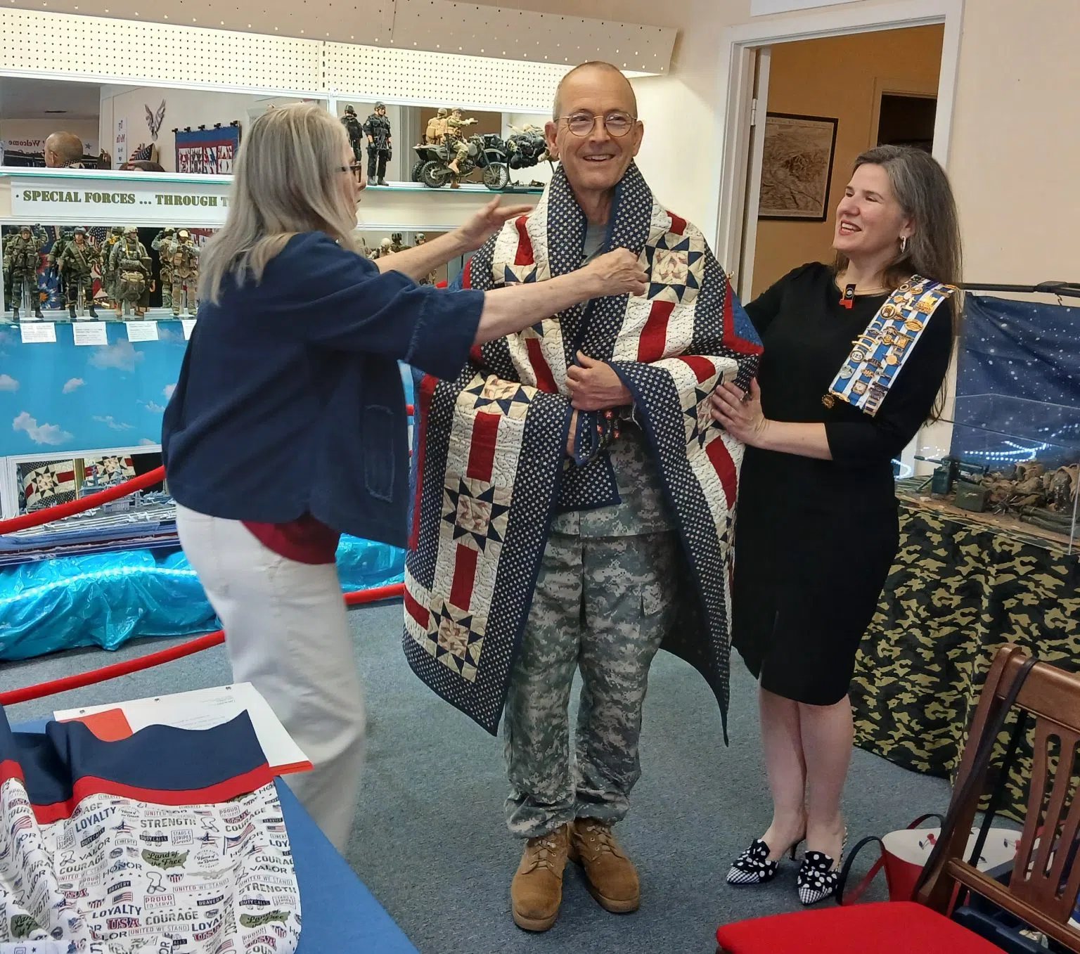 Army veteran Larry Smith honored with Quilt of Valor | ListenUpYall.com