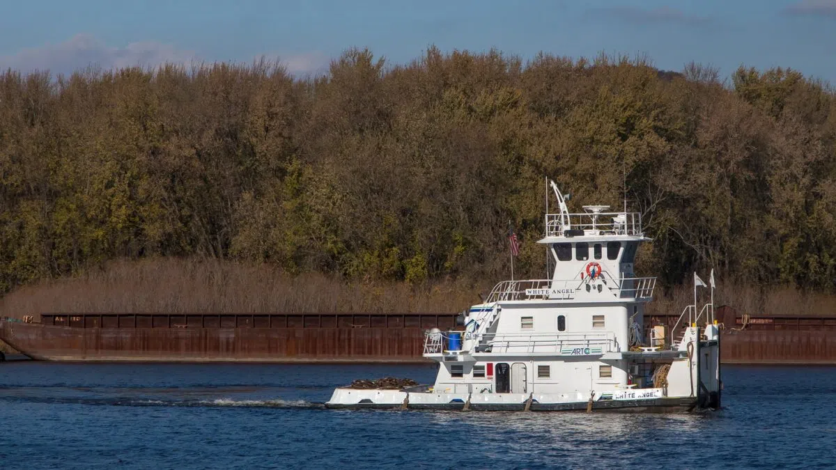 Barge Breakaway on the Mississippi Near New Orleans | ListenUpYall.com
