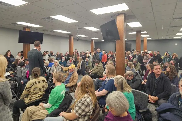 St. Cloud Residents Demand City Protection from ICE at Packed Mayor’s ...