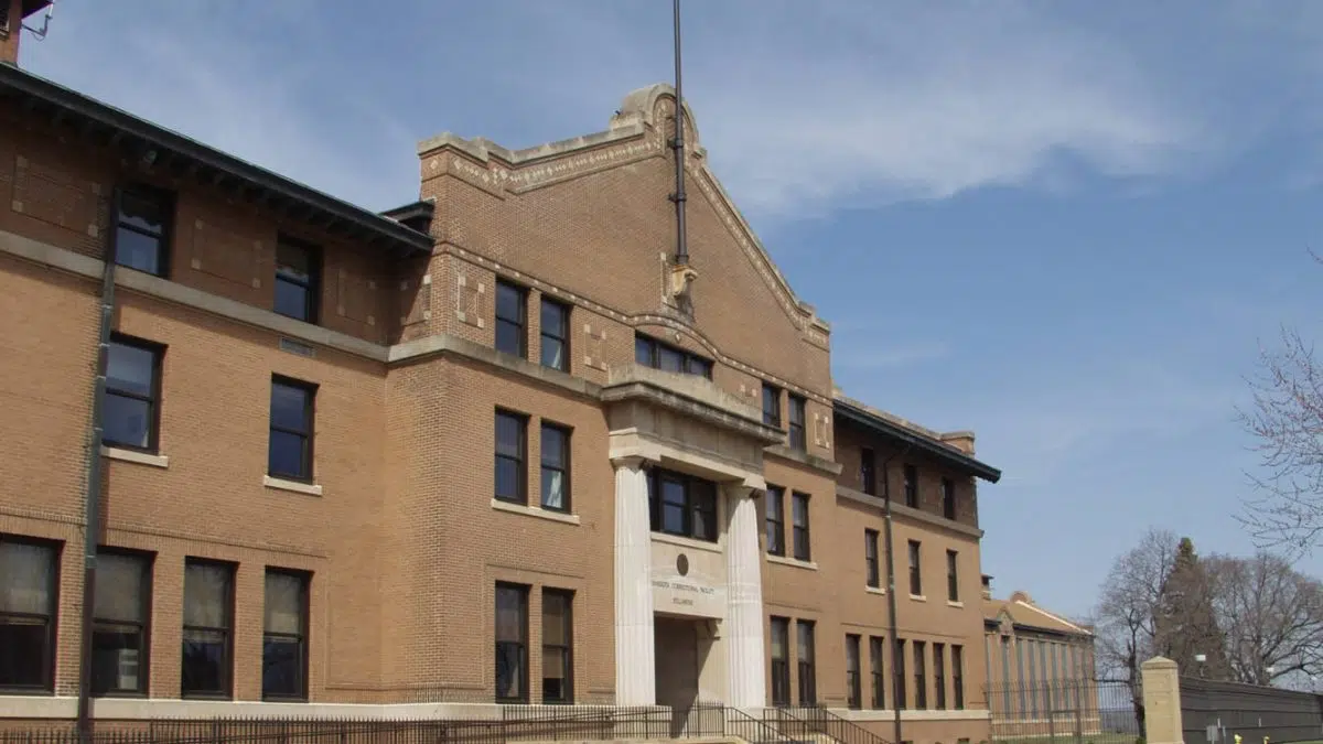 DOC providing bottled water to inmates, staff at Stillwater State ...