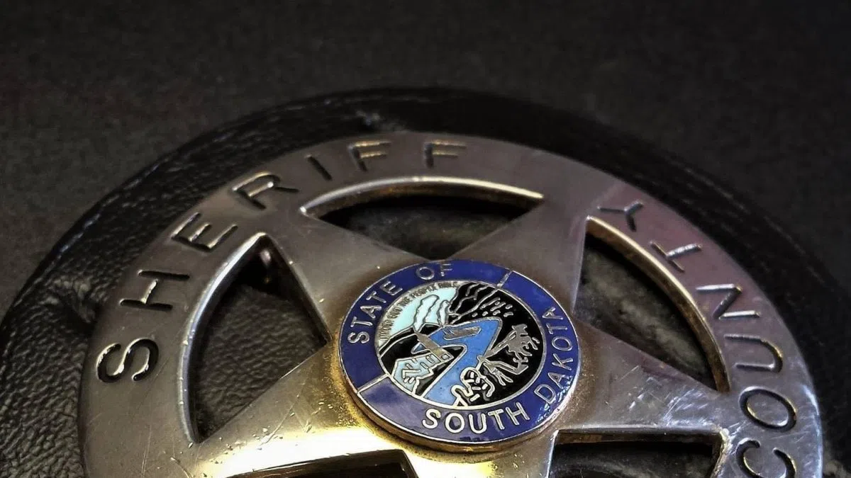 Deputies in South Dakota looking for 2 people accused of stealing ...
