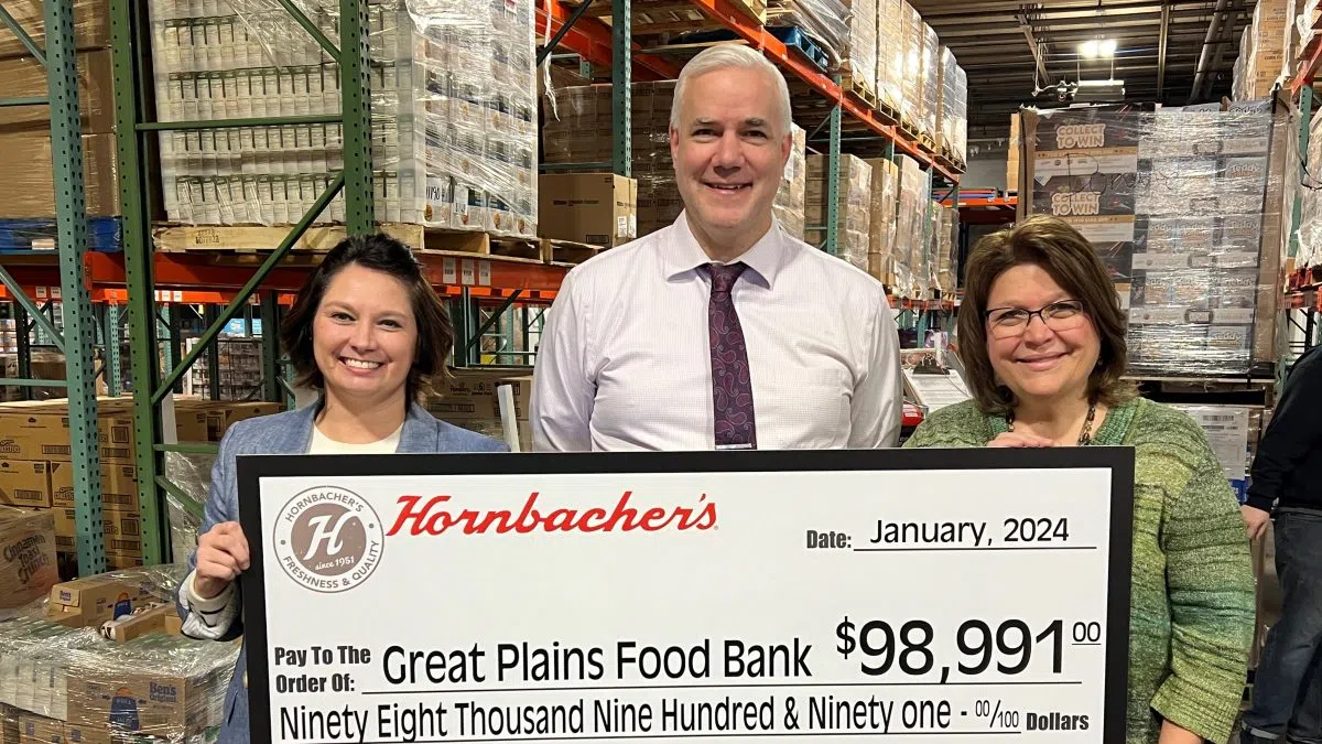 Hornbacher’s customers contribute $98,000 to Great Plains Food Bank | Y94