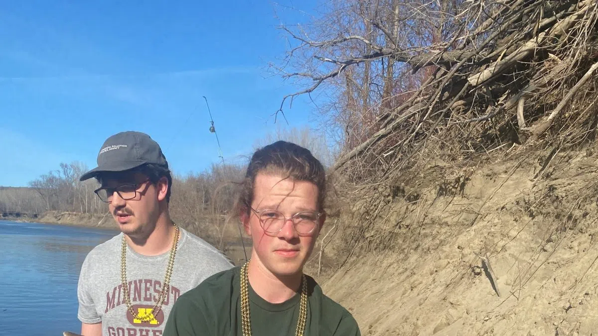 Minnesota DNR recognizes state record shovelnose sturgeon | The Mighty ...