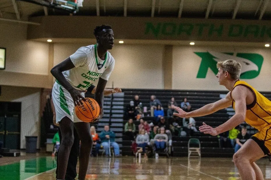 Fighting Hawks Win Sixth Straight, Run Past Concordia 87-56 | 740 The FAN