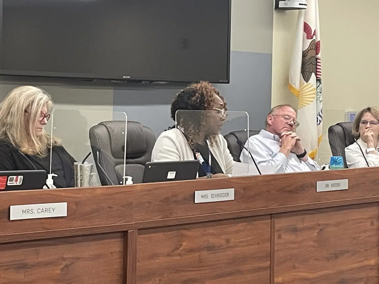 District 118 Board Tells Superintendent Geddis to Return to On Site ...