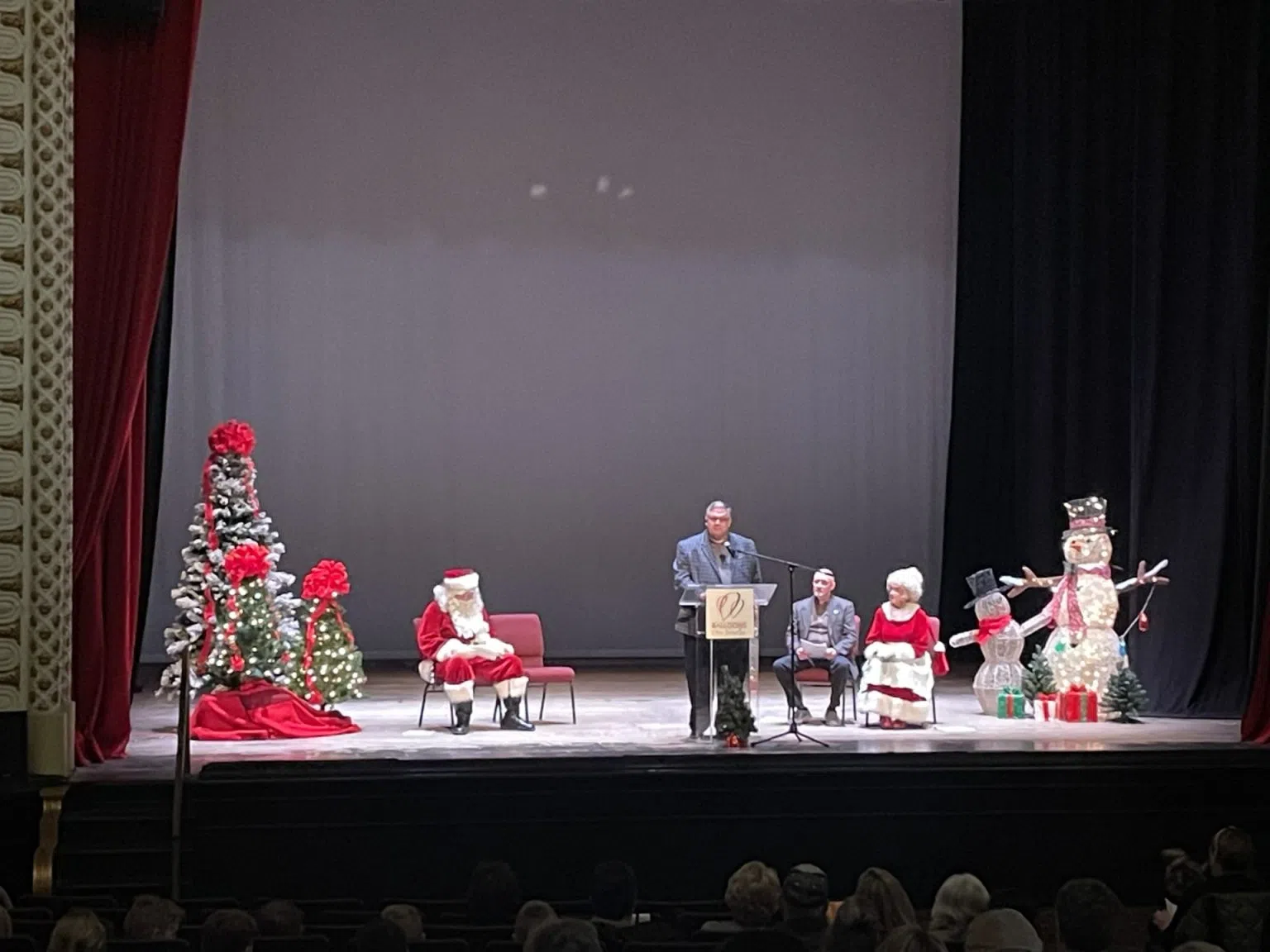 Balloons Over Vermilion – Festival of Trees Community Awards Bring ...