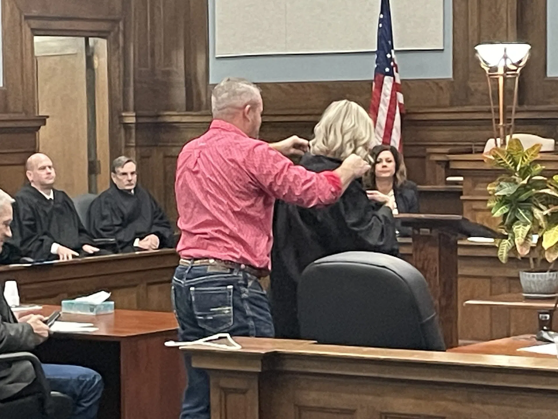 Lindsay J. Starwalt Sworn In as New Associate Judge for Fifth Judicial ...