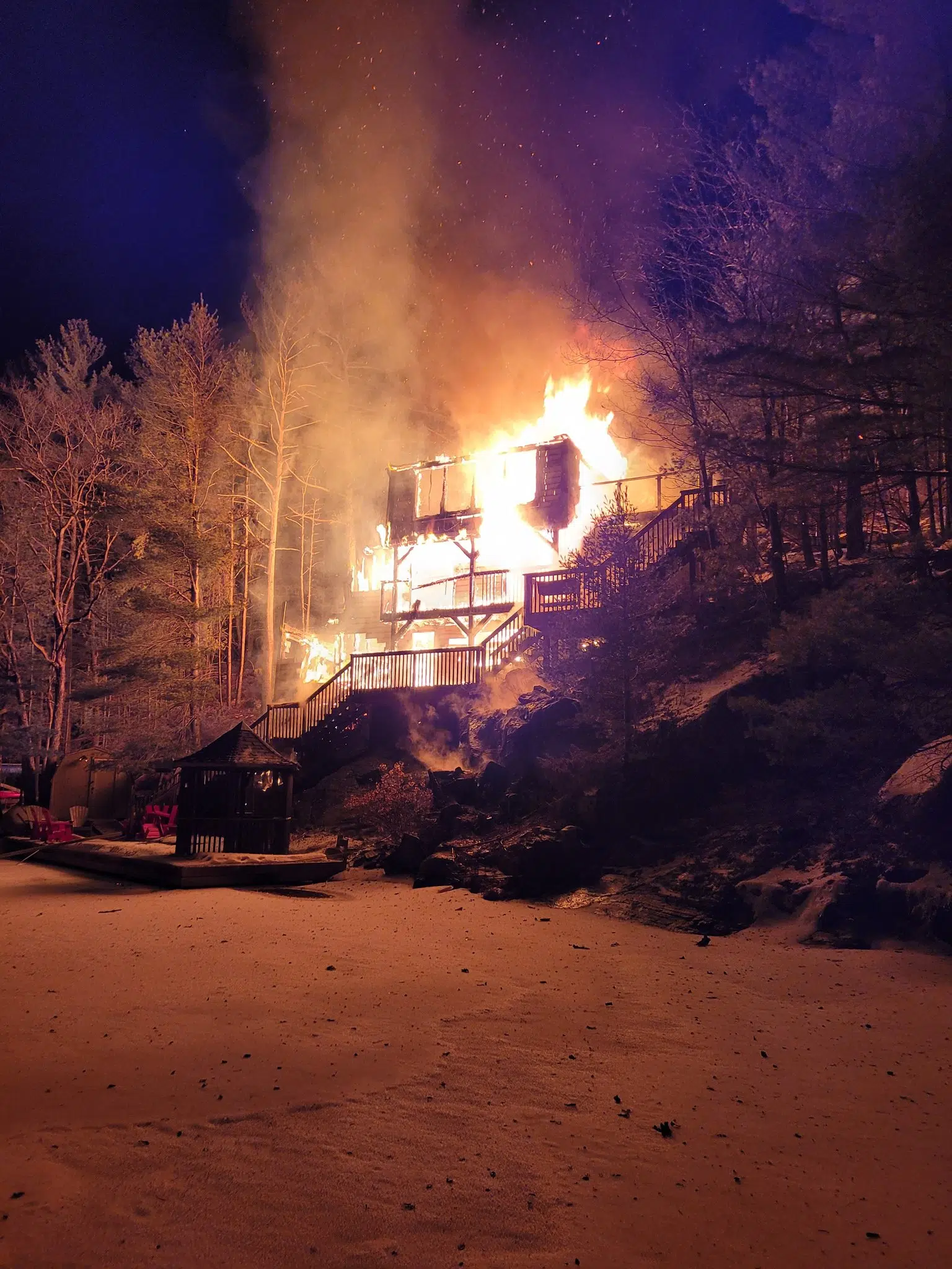 Damage 1.5 Million in Gravenhurst Fire. | Bayshore Broadcasting News Centre