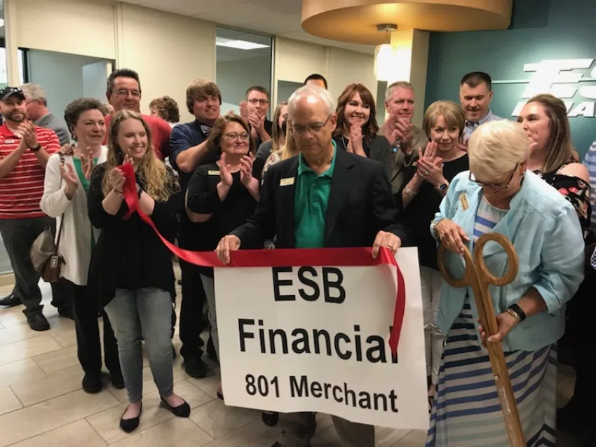 ESB Financial celebrates ‘Bank of the Future’ with ribbon-cutting | KVOE