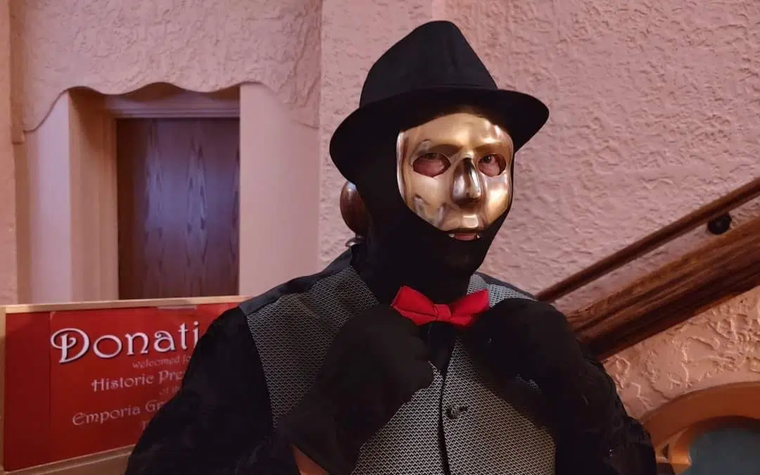 Celebrities in Disguise III raising funds for Beacon for Hope, Emporia ...