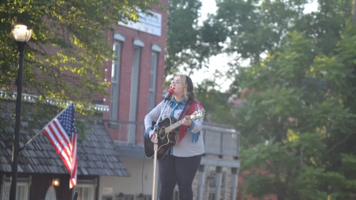 Interview with Singer Ruby Leigh | Vandalia Radio