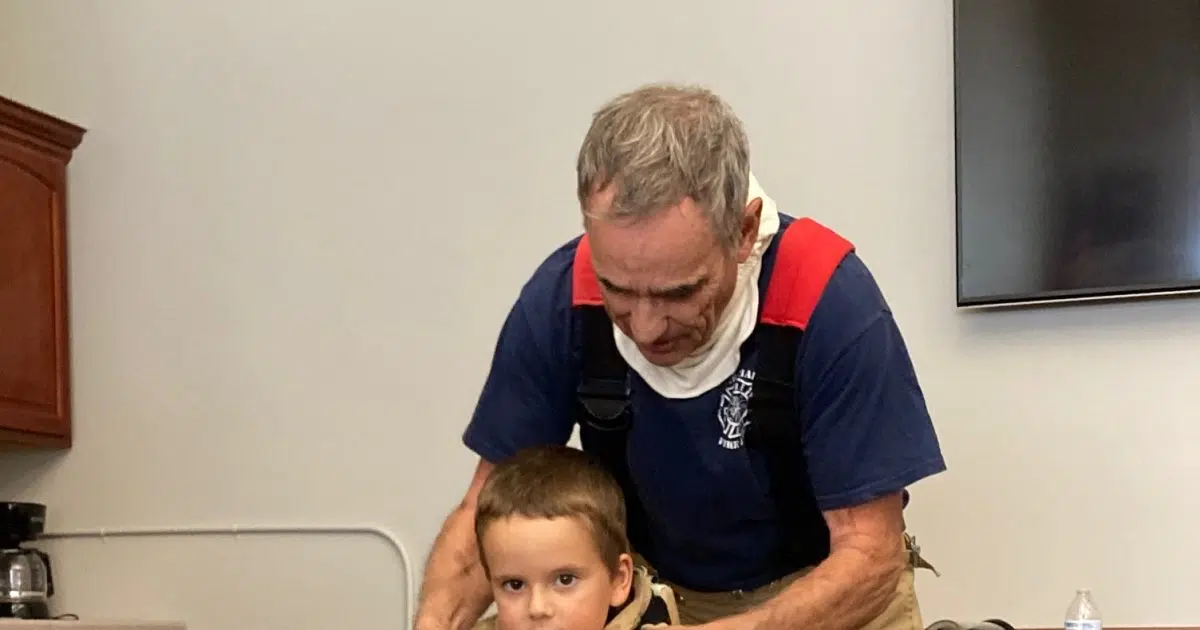 Firefighter Rusty Teaches Children About Fire Safety | Effingham Radio