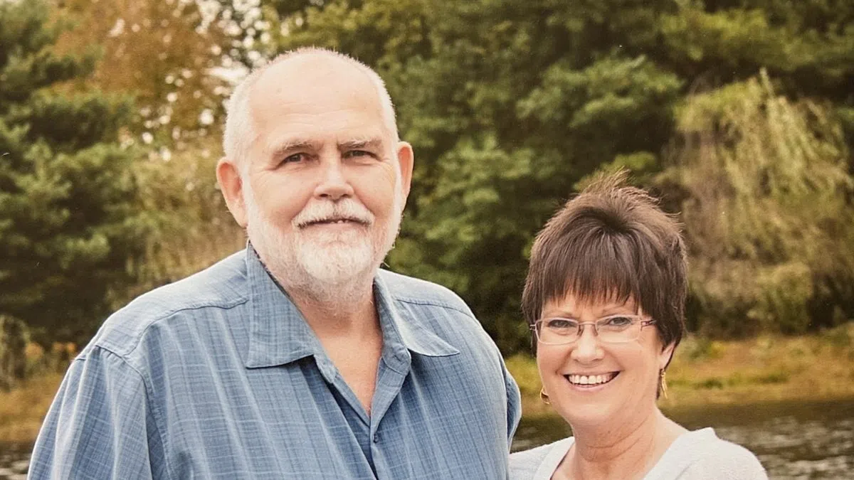June Eileen (Cleveland) Doss, 68 and John F. Doss, 79 | Effingham Radio