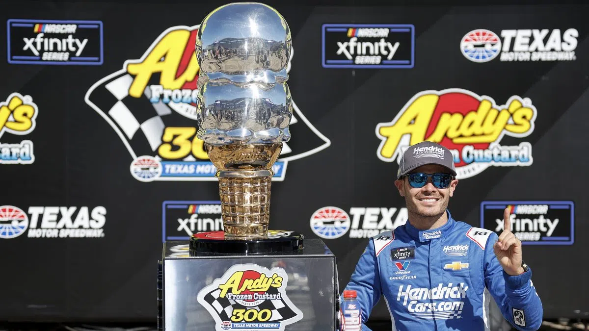 NASCAR: Super Sub Larson Goes To Victory Lane in Texas | Owensboro Radio