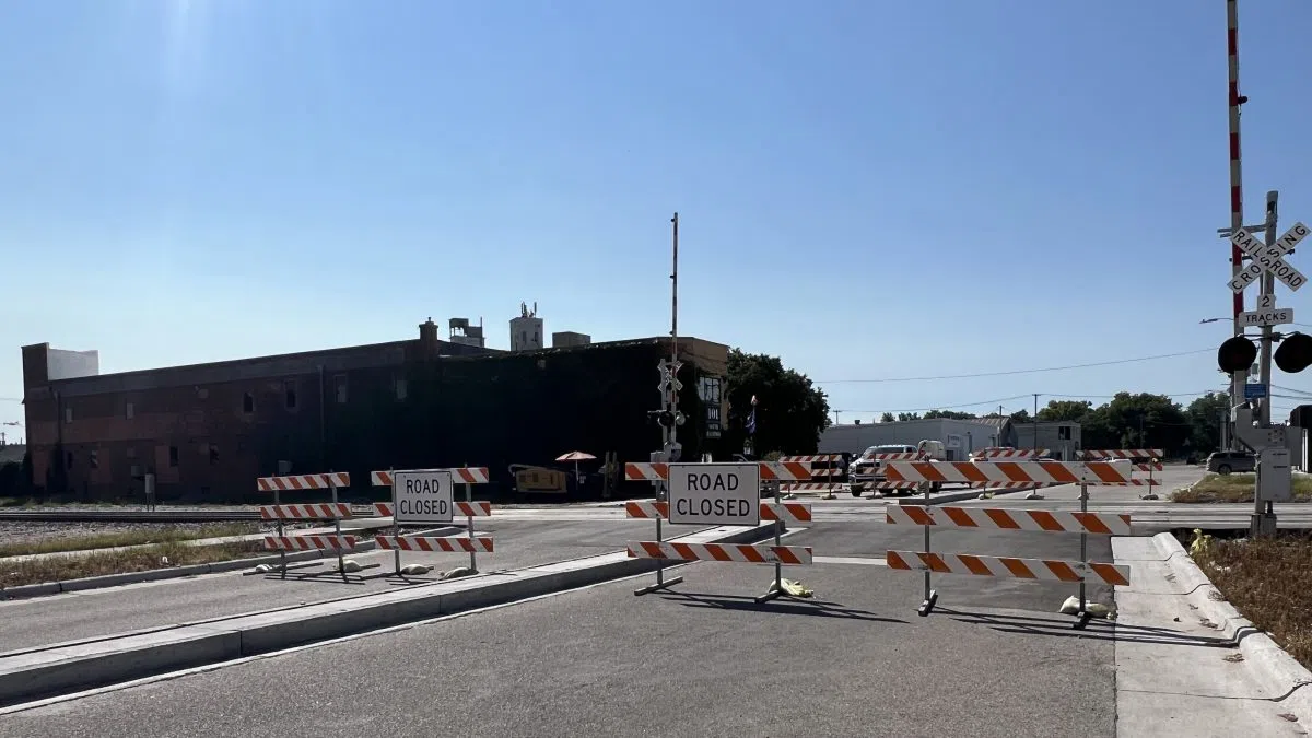 Sewer line collapse causes westbound lane of South St., Hastings Ave ...