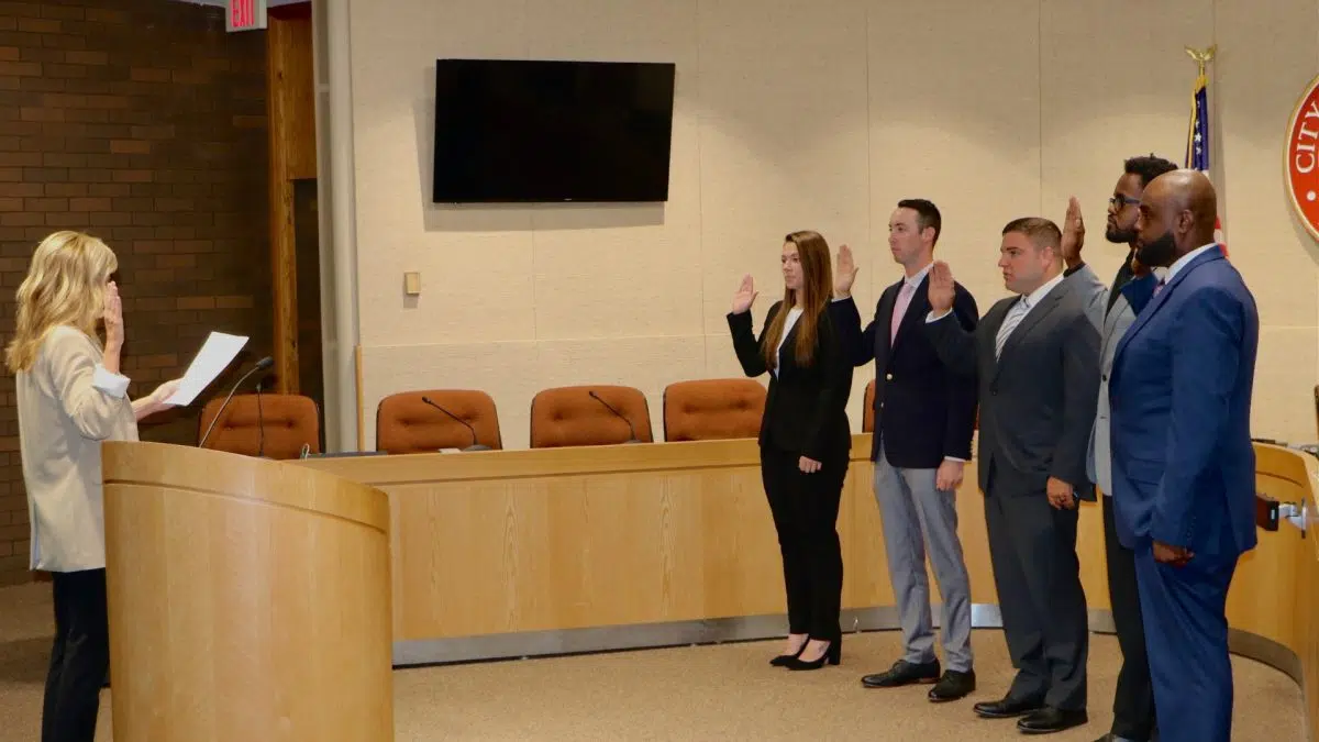 Decatur Police Department adds new officers to ranks at swearing in ...