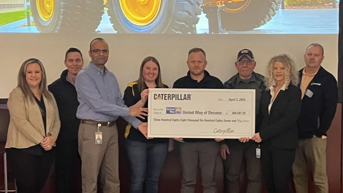 Decatur Caterpillar and its employees donate $388,000 to United Way ...