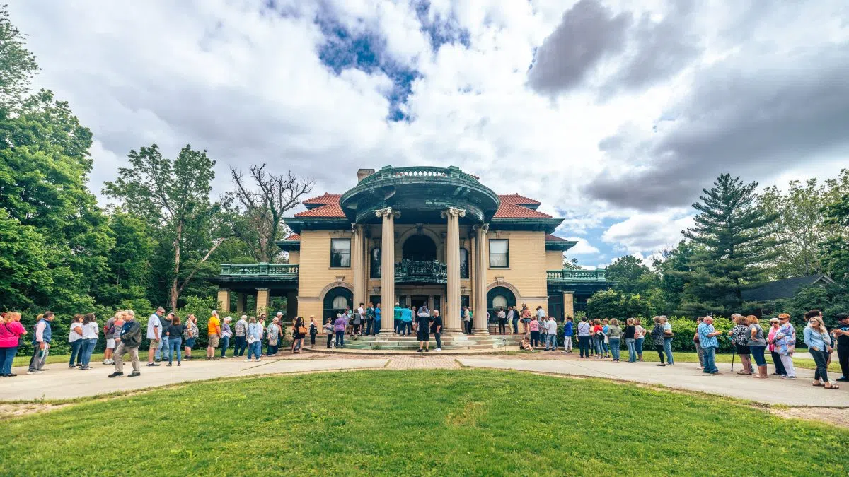 Powers Mansion open house draws hundreds | NowDecatur.com