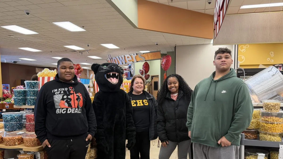 Kroger Mt Zion popcorn stand partners with Eisenhower High School to ...