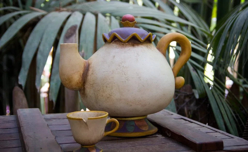 Behind the scenes of Dame Angela Lansbury as Mrs Potts | B107.3 ...