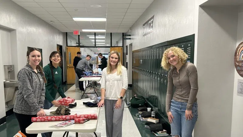 Adopt a Family program helps 450 kids this year | South Central ...