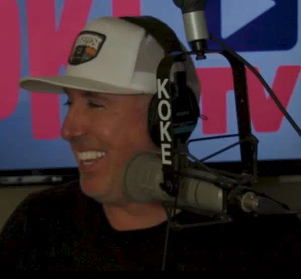 Eric Learned Selfies From Billy Gibbons | KOKE TV