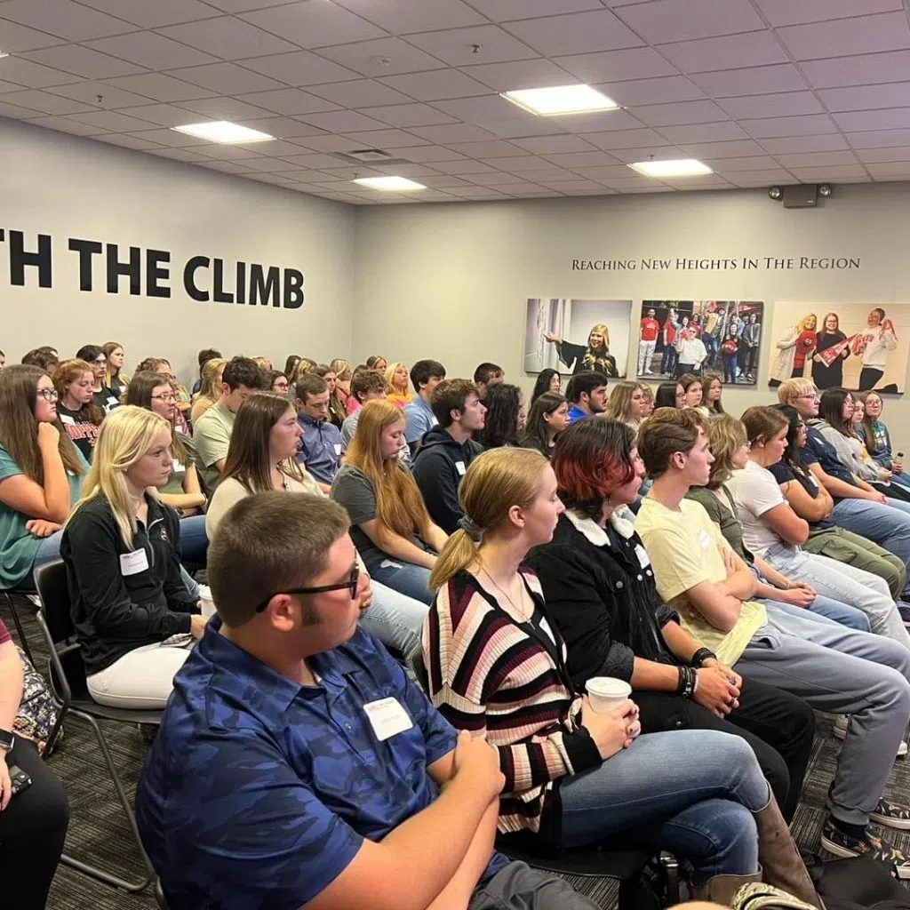 WKU Glasgow campus hosts orientation for first Early College Program students | Glasgow News 1