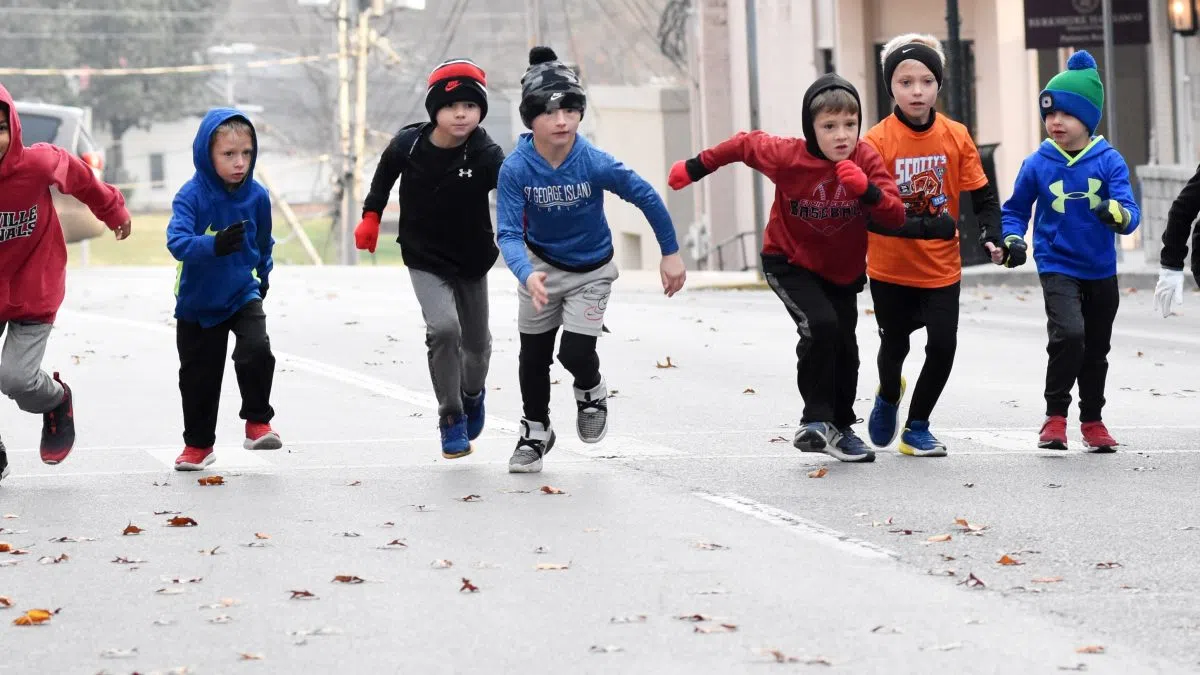 GALLERY: Runners compete in Gobbler Gait, fun run in downtown Glasgow ...