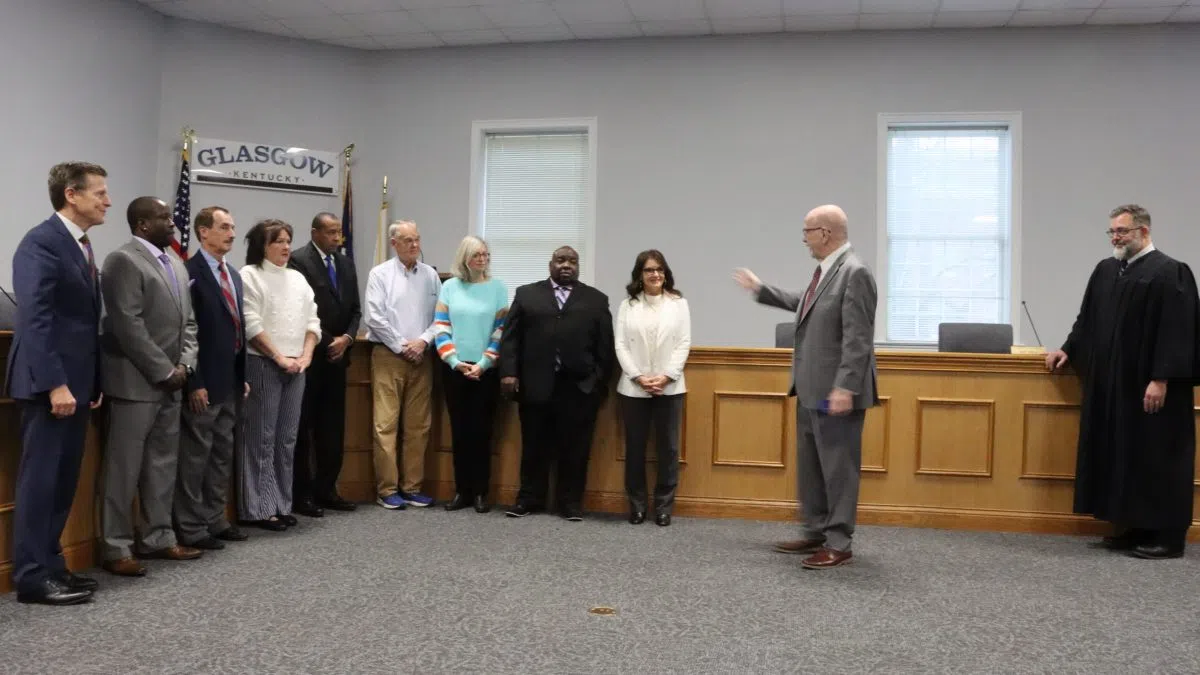 Glasgow council members, others take oaths of office | Glasgow News 1