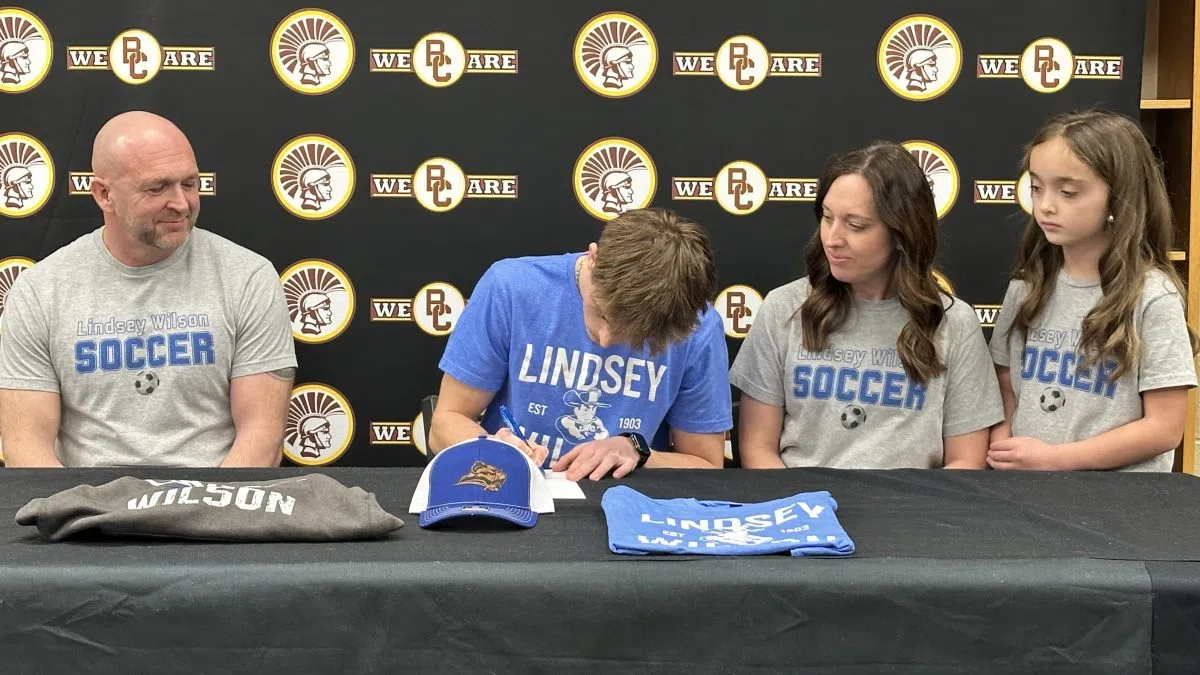 VIDEO: Max Bennett signs to play soccer at Lindsey Wilson | Glasgow News 1