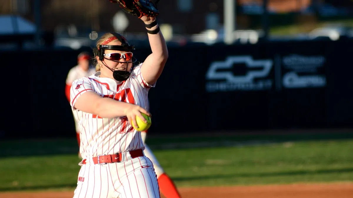 GALLERY: Hilltoppers edged by Louisville, 3-2 | WCLU Radio