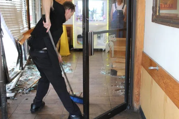 ‘Minor injury’ reported after SUV crashes into Glasgow Shoney’s ...