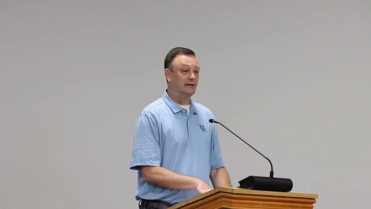 More applicants sought for veterans-wall plaques; rezoning gets first ...