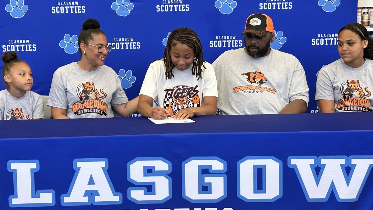 VIDEO: Cynthia Austin signs with Georgetown College track | Glasgow News 1