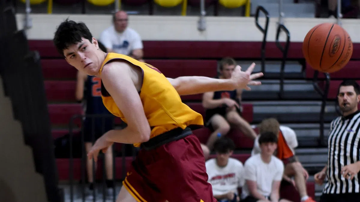 GALLERY: Trojans take on Panthers in summer basketball | Glasgow News 1