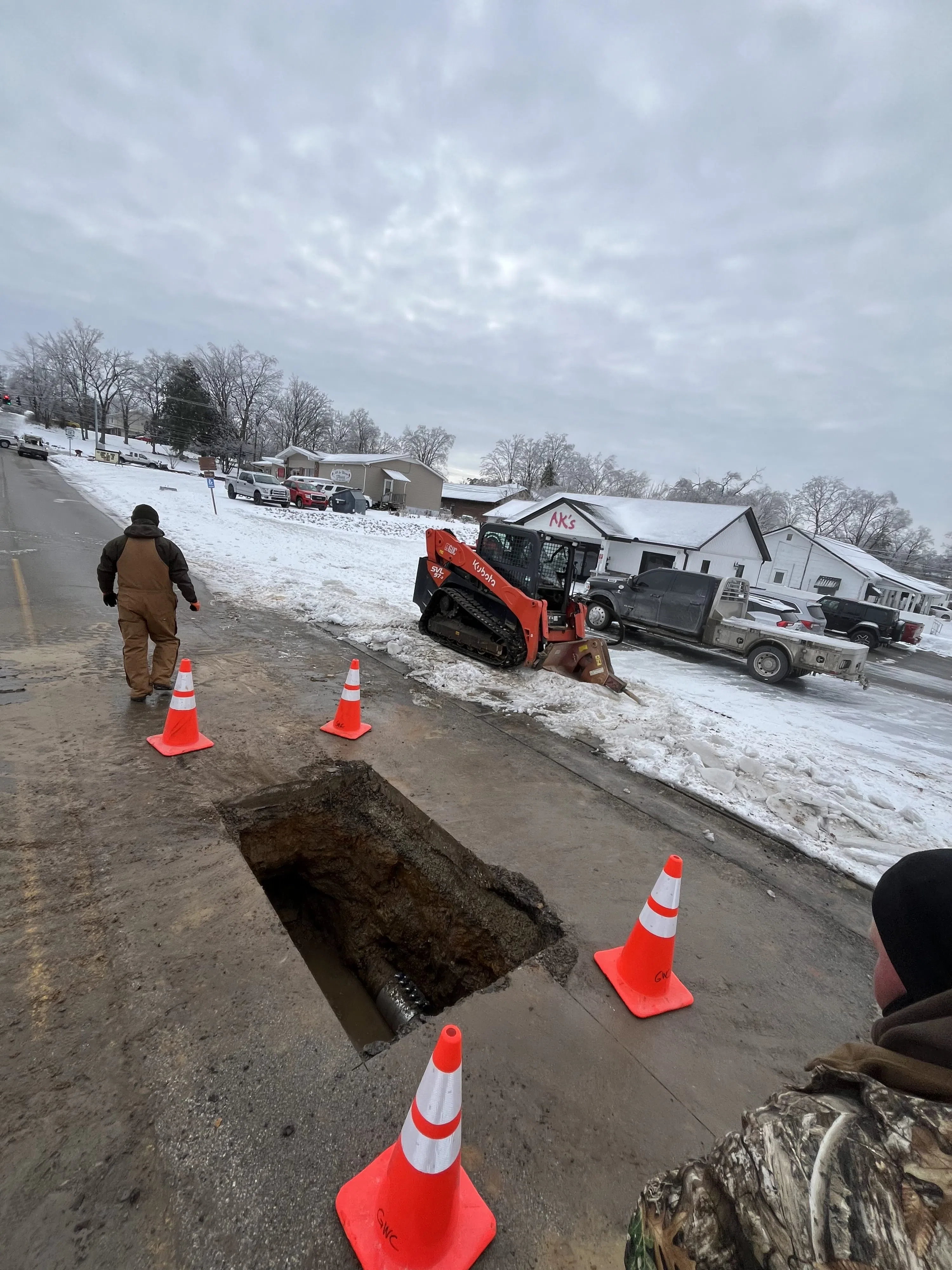 UPDATE: Water leak fixed on Happy Valley Road | WCLU Radio