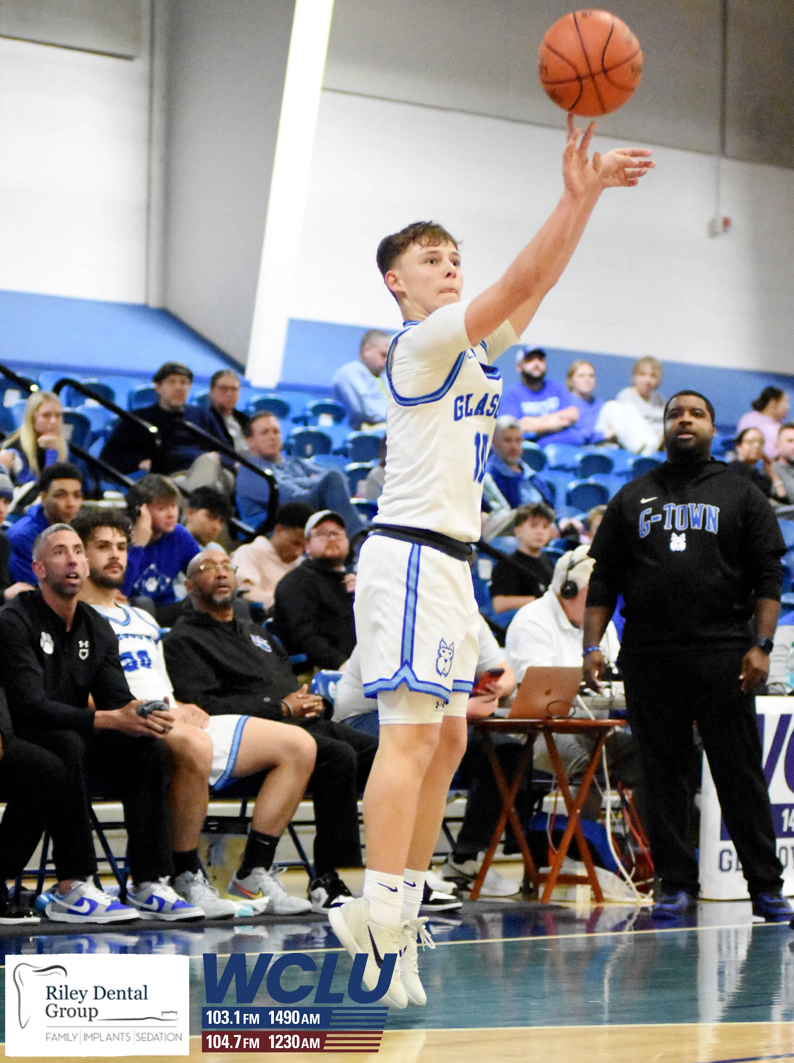 GALLERY: Scotties rout Raiders, 82-54 | WCLU Radio