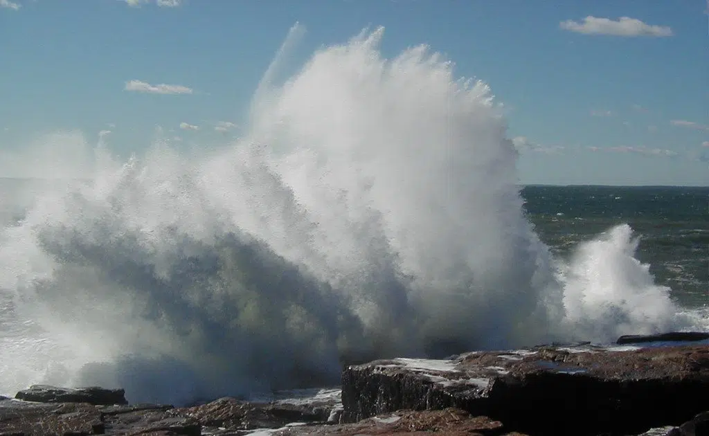 Big waves in the forecast for some N.B coastlines Friday | Country 94