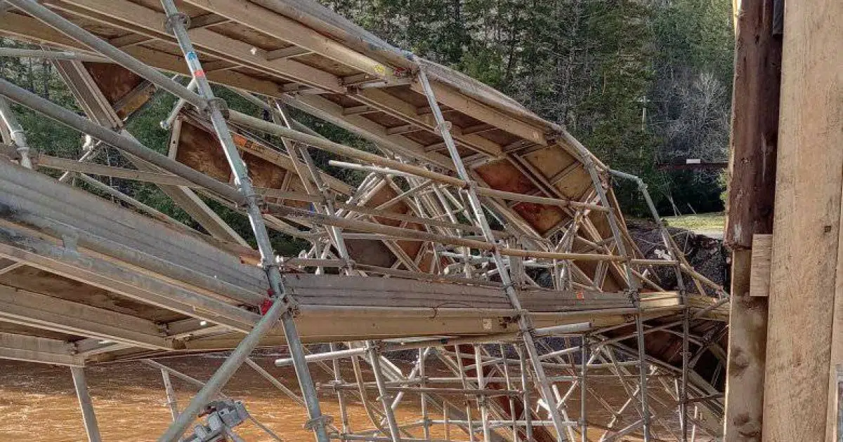 Submerged Scaffolding Near Covered Bridge To Be Removed This Week ...