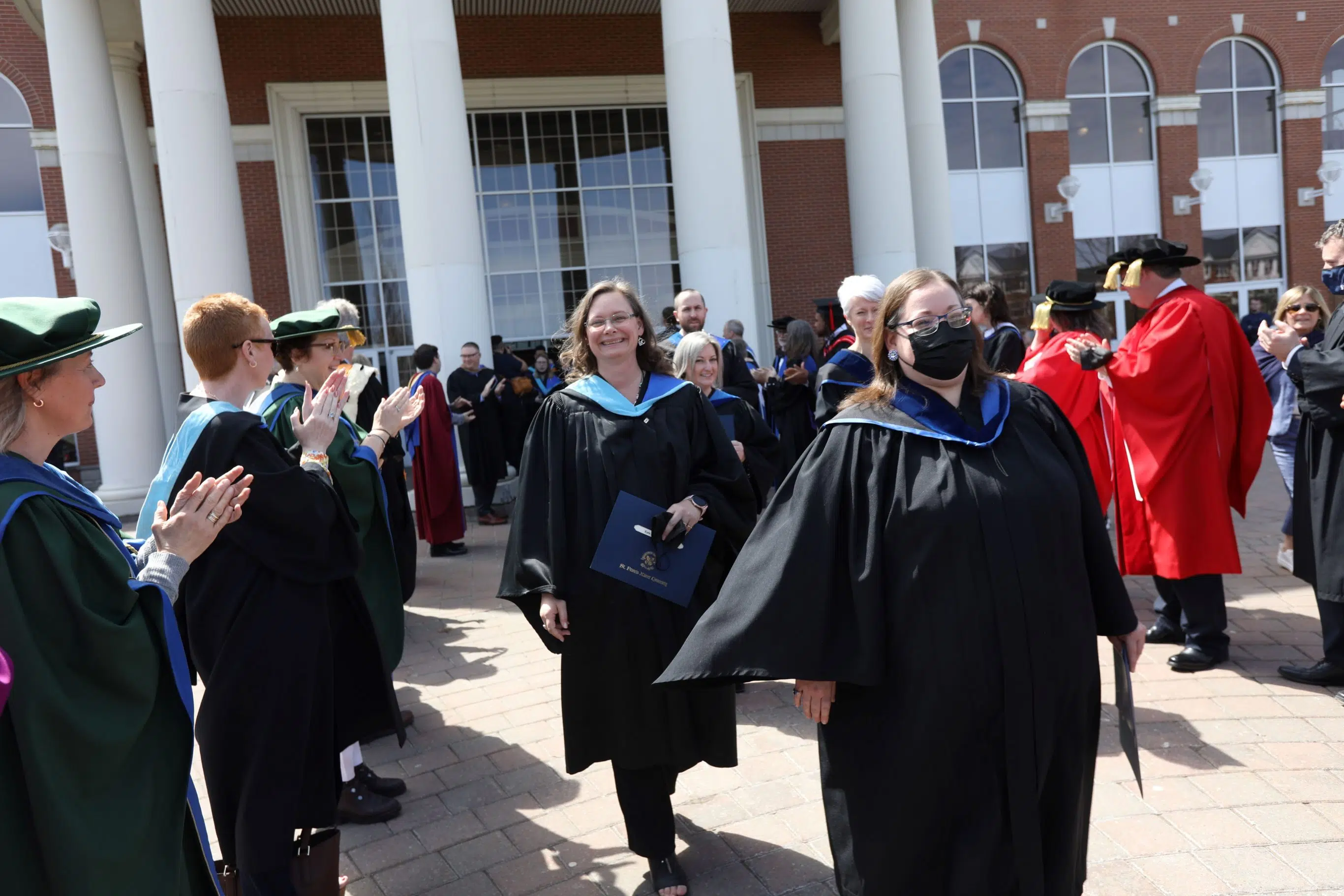 St.FX holds graduation over the weekend | 101.5 The Hawk