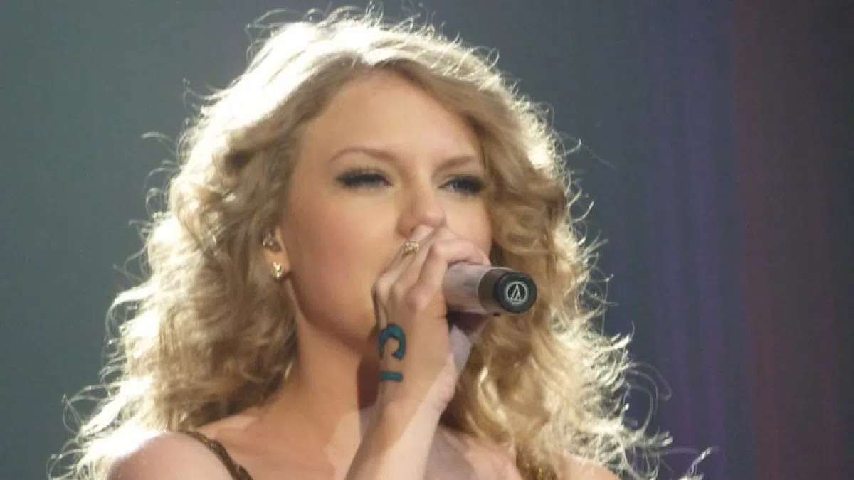 Alberta MP pushing for Taylor Swift to come to Canada | CKDR